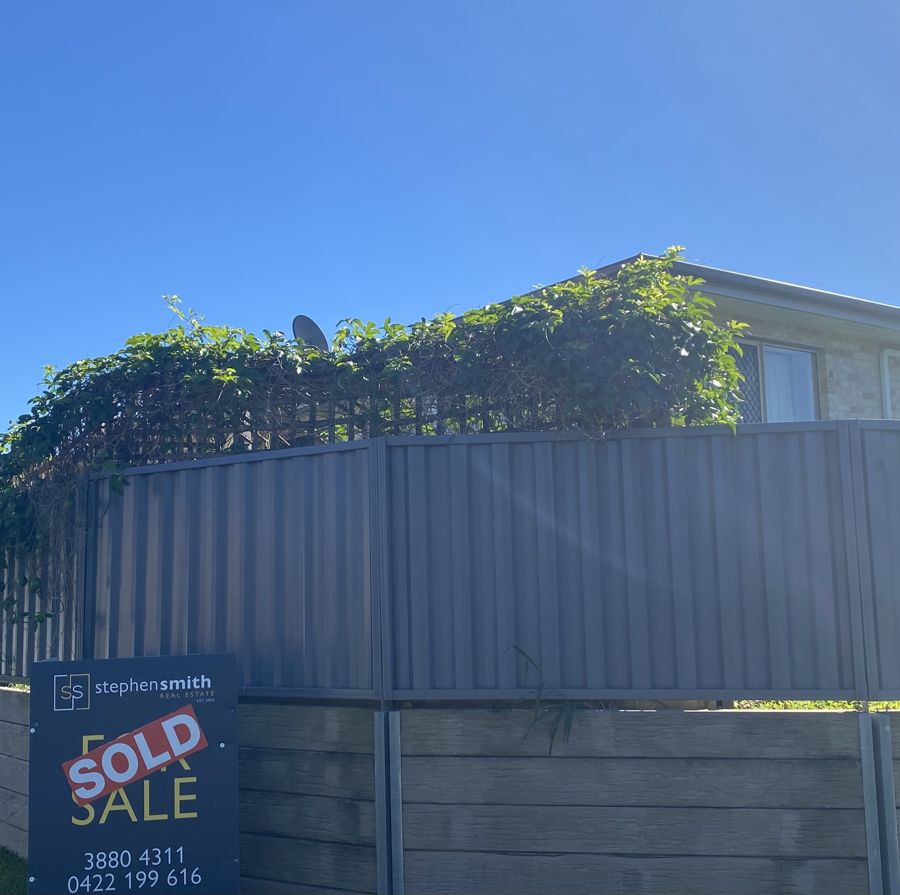 1/1 Olivine Court, Rothwell > Stephen Smith Real Estate