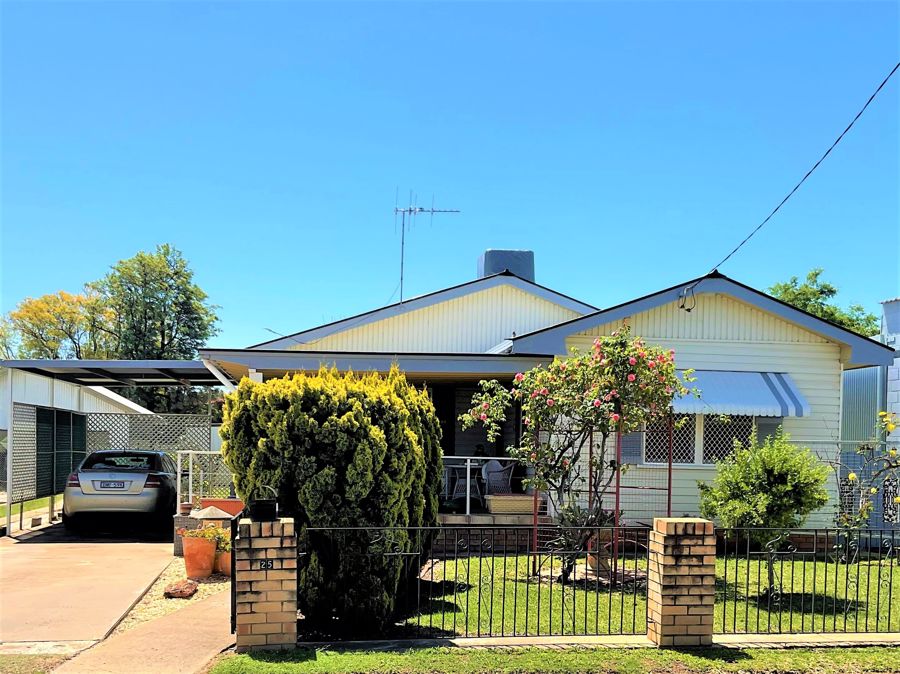 25 Tooloon Street, Coonamble > Halcroft & Bennett