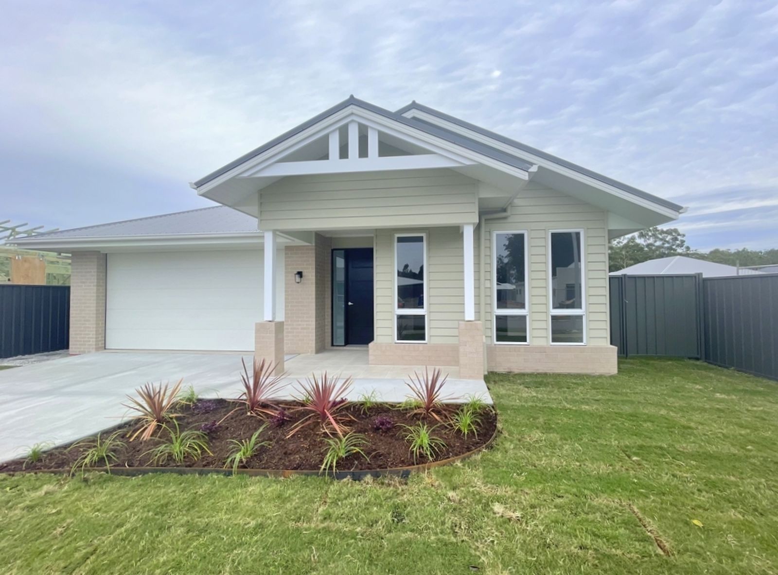 11 Ocean Point Avenue, Moonee Beach > The Edge Coffs Harbour