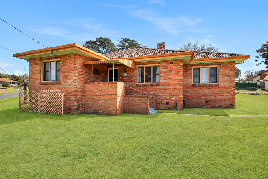 36 George Street, Tenterfield > Harold Curry