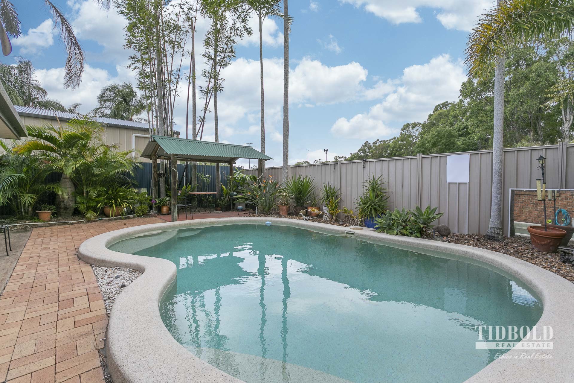 10 Terrier Court, Redland Bay > Tidbold Real Estate