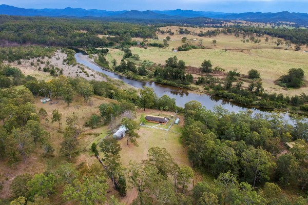 Kempsey Stock and Land > Home