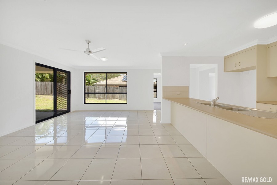 26 Larcom Rise, West Gladstone > RE/MAX Gold Gladstone