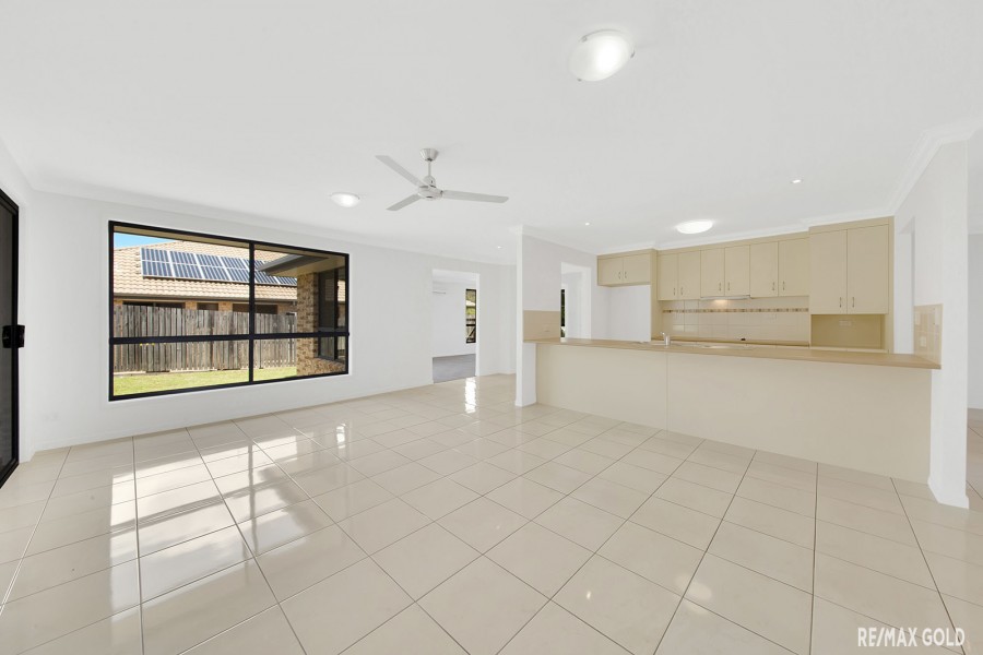 26 Larcom Rise, West Gladstone > RE/MAX Gold Gladstone