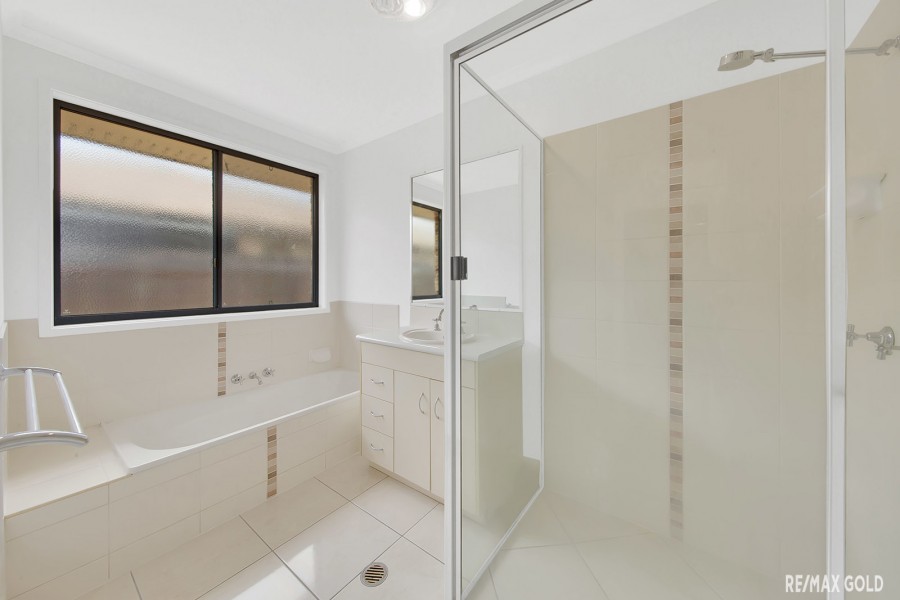 26 Larcom Rise, West Gladstone > RE/MAX Gold Gladstone