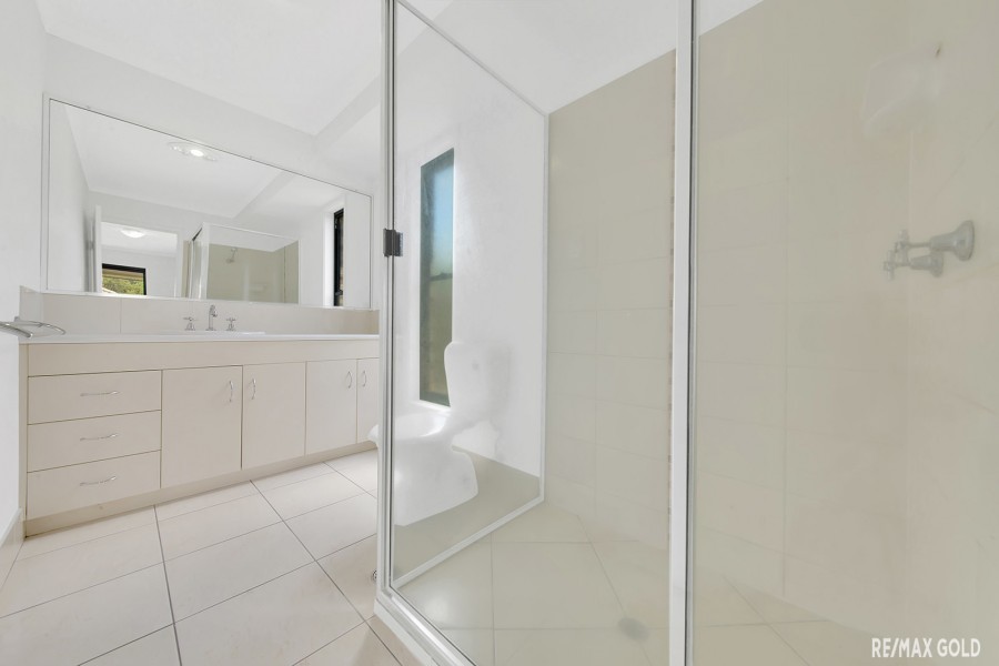 26 Larcom Rise, West Gladstone > RE/MAX Gold Gladstone